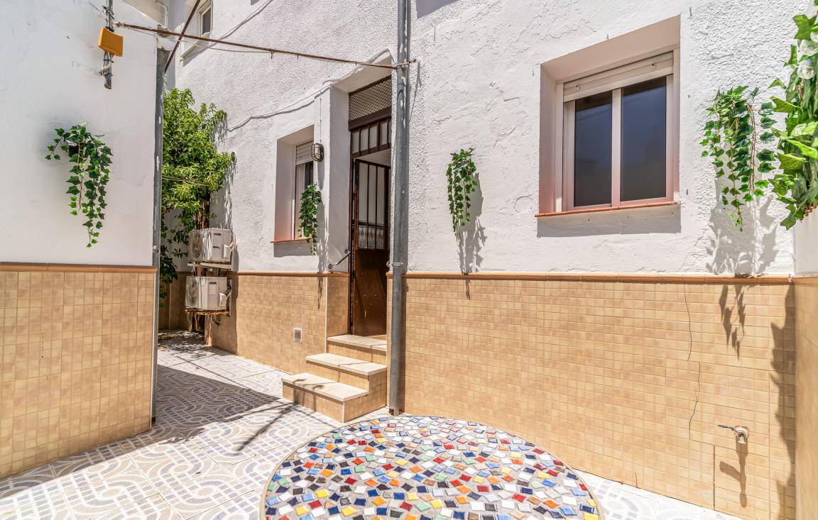 80 M² Ferienhaus ∙ 2 Schlafzimmer ∙ 6 Gäste - El Gastor
