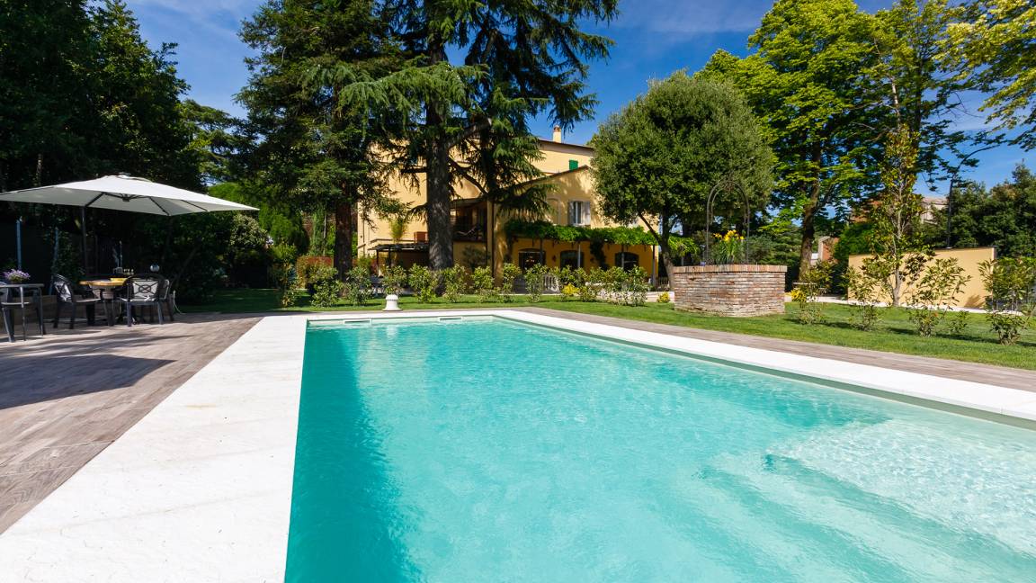 280 M² Villa ∙ 4 Bedrooms ∙ 8 Guests - Forli