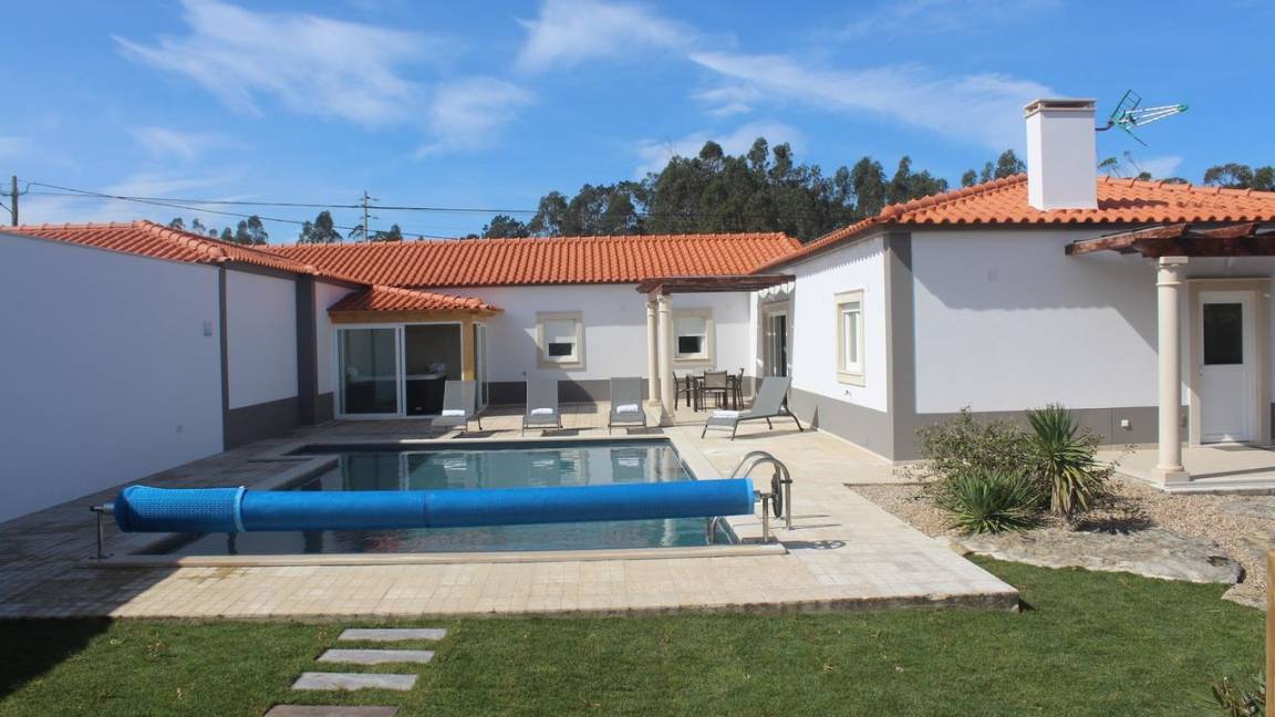100 M² Apartment ∙ 2 Bedrooms ∙ 4 Guests - Caldas da Rainha