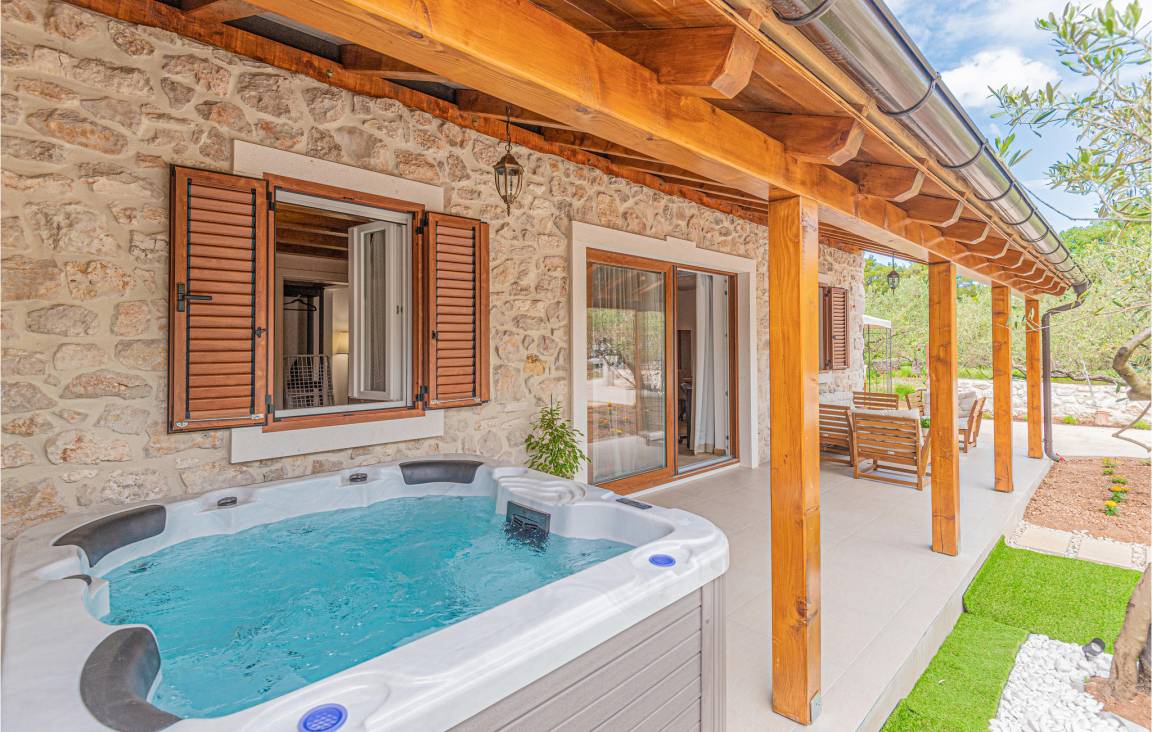 80 M² Casa ∙ 1 Habitación ∙ 4 Huéspedes - Šibenik