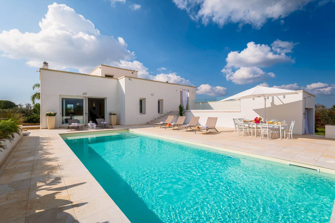 220 M² Villa ∙ 3 Bedrooms ∙ 6 Guests - Torre San Giovanni