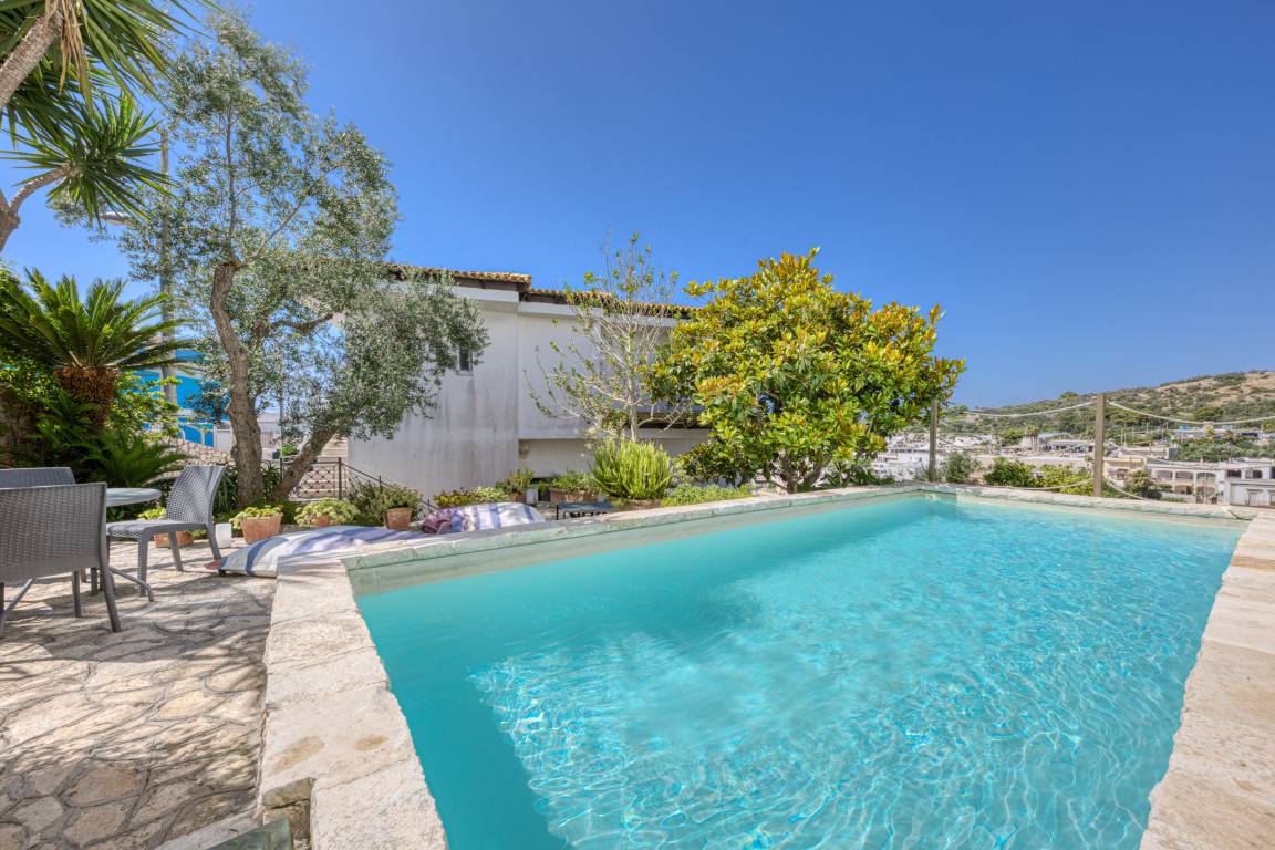 160 M² Apartment ∙ 3 Bedrooms ∙ 7 Guests - Santa Cesarea Terme