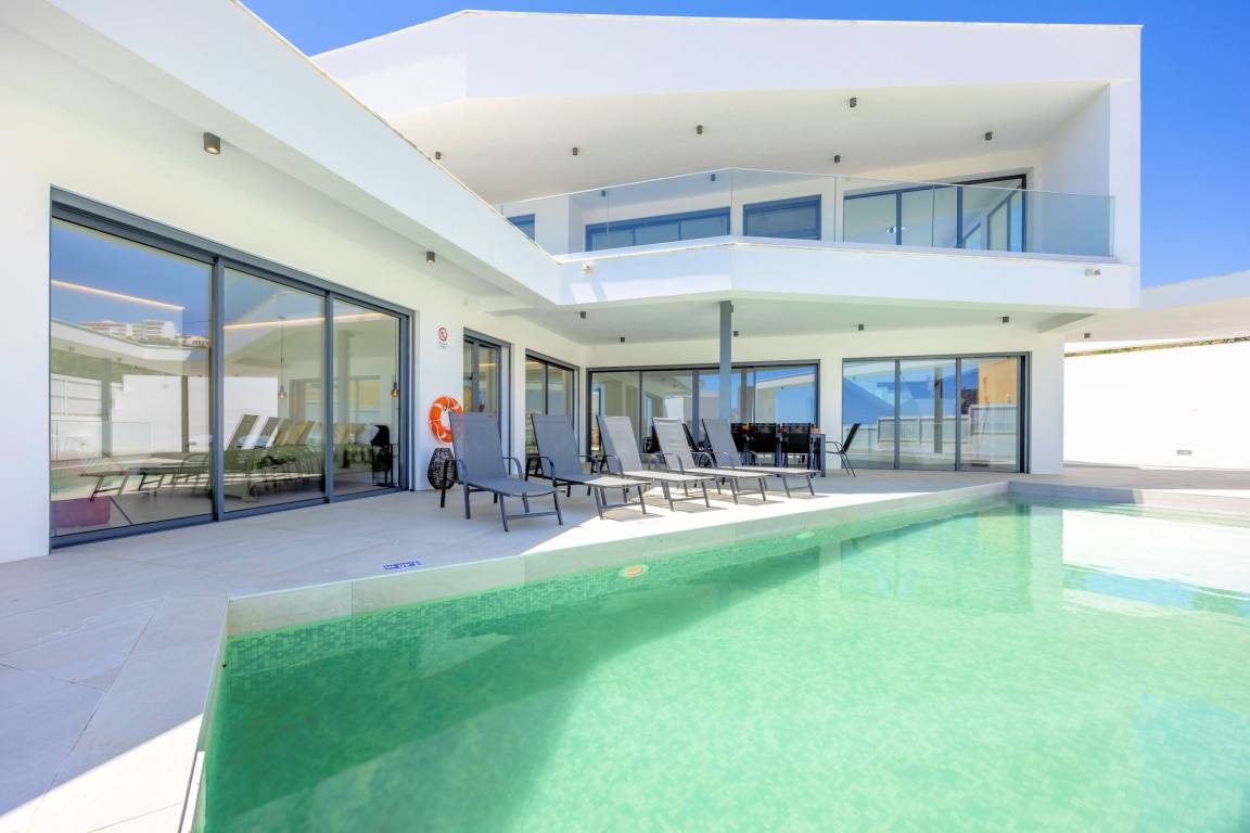 Villa ∙ 4 Bedrooms ∙ 8 Guests - Albufeira