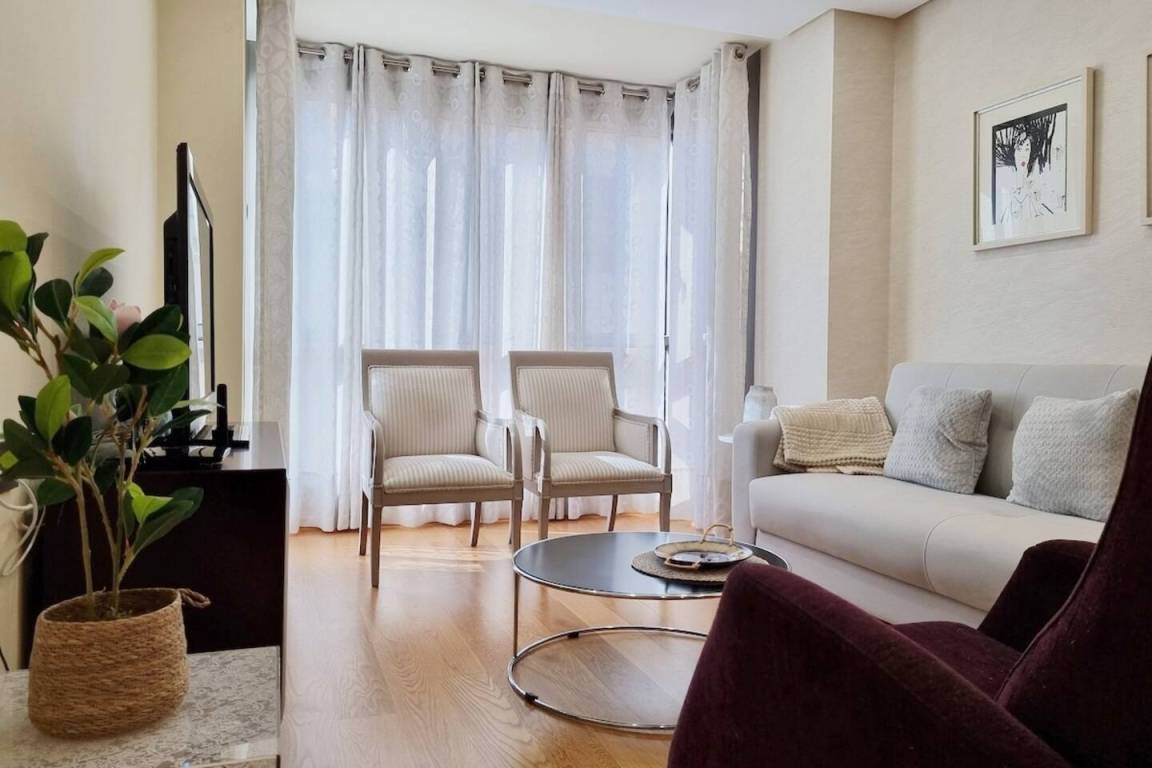 84 M² Appartement ∙ 2 Chambres ∙ 6 Personnes - Gijón