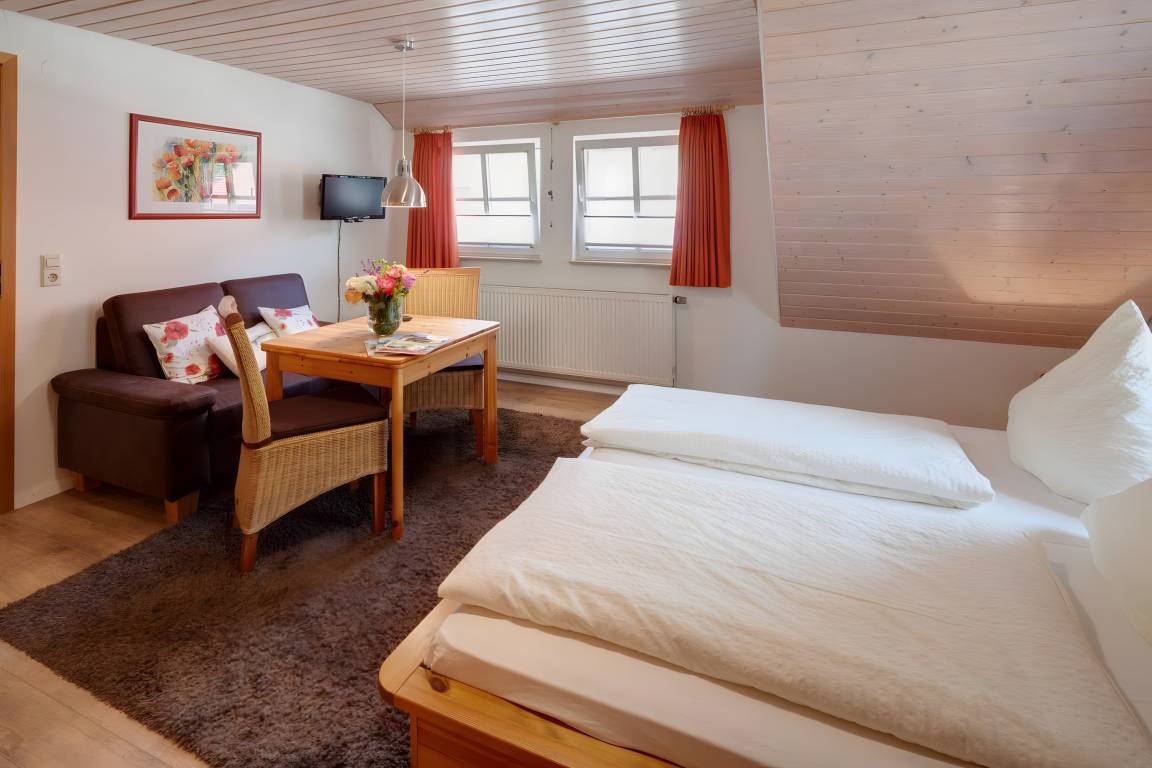 31 M² Ferienwohnung ∙ 1 Schlafzimmer ∙ 2 Gäste - Kirchberg an der Jagst