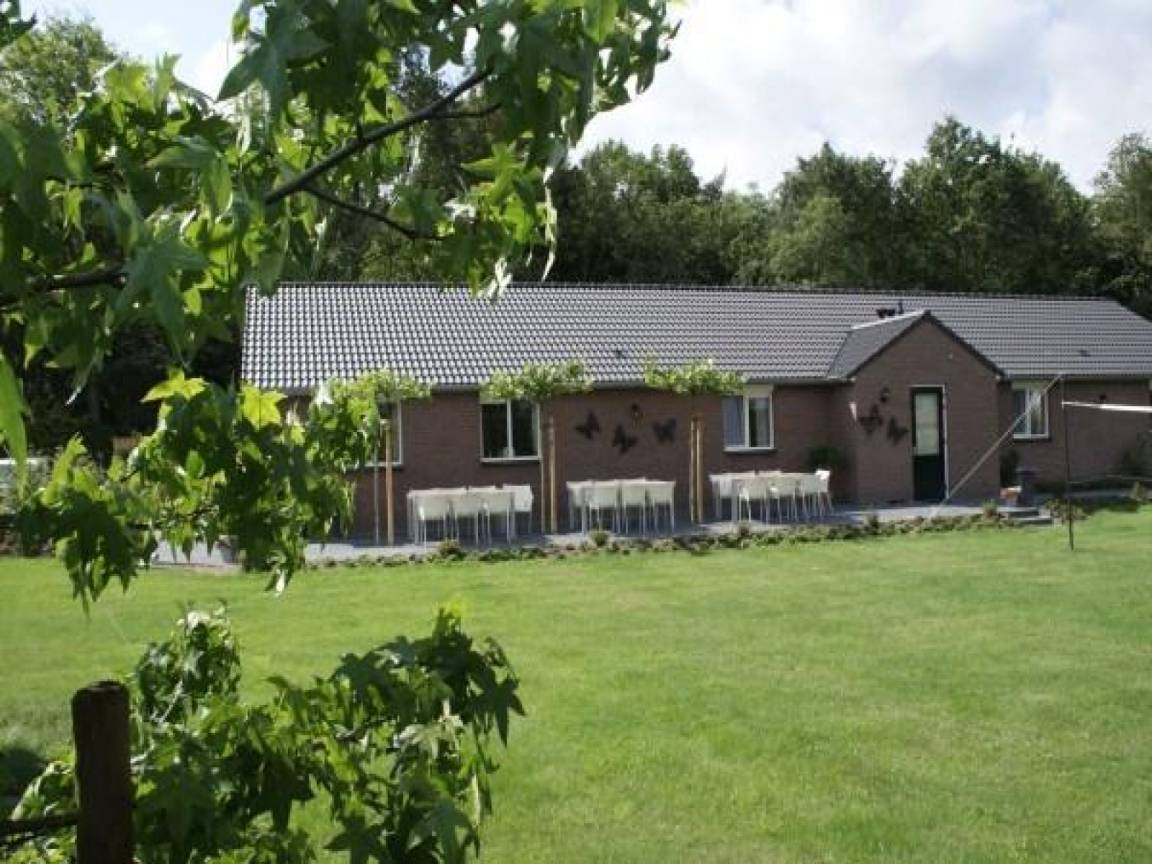 250 M² House ∙ 6 Bedrooms ∙ 18 Guests - Venlo