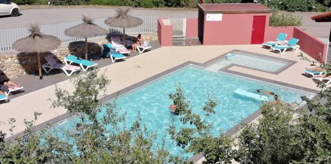 40 M² Camping ∙ 6 Personnes - Céret