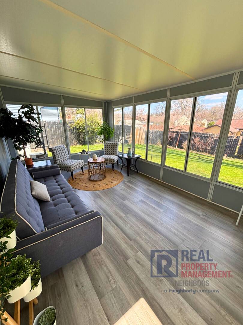 158 M² House ∙ 3 Bedrooms ∙ 1 Guest - Kalamazoo, MI