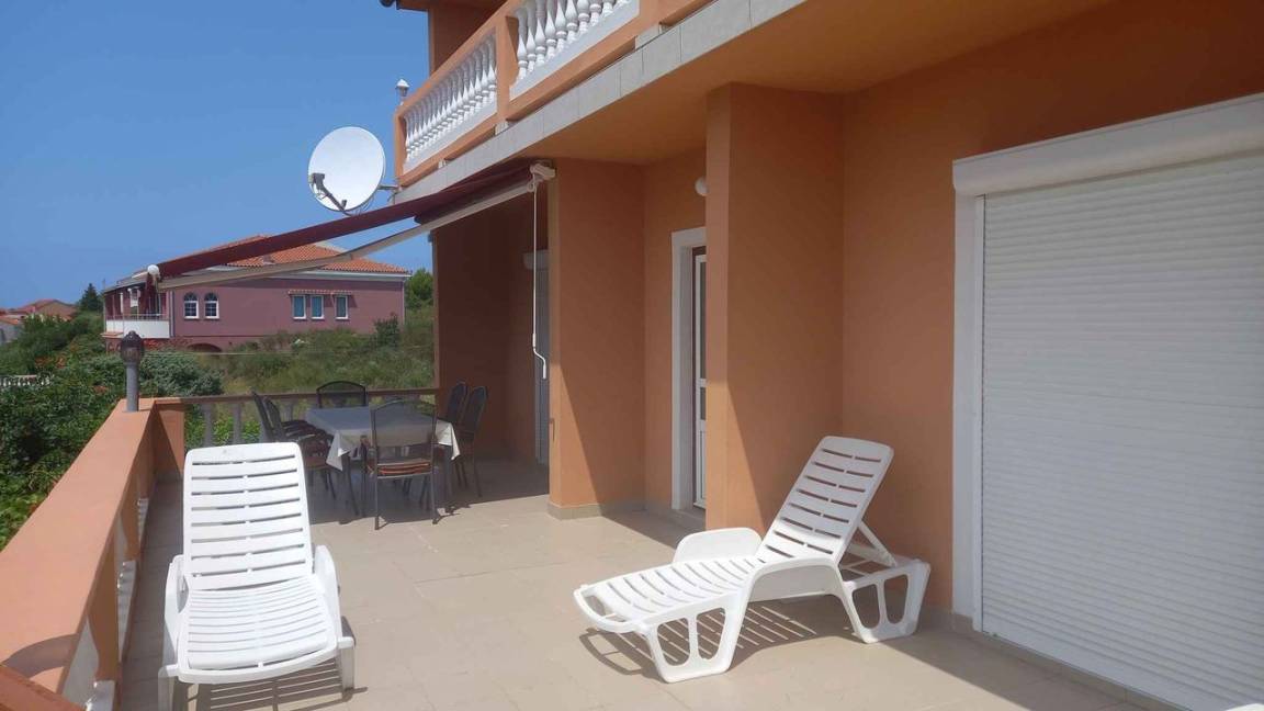 90 M² Apartment ∙ 2 Bedrooms ∙ 5 Guests - Rab