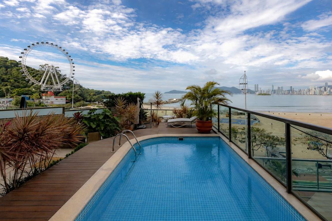 250 M² Huoneisto ∙ 4 Makuuhuonetta ∙ 8 Vierasta - Balneário Camboriú