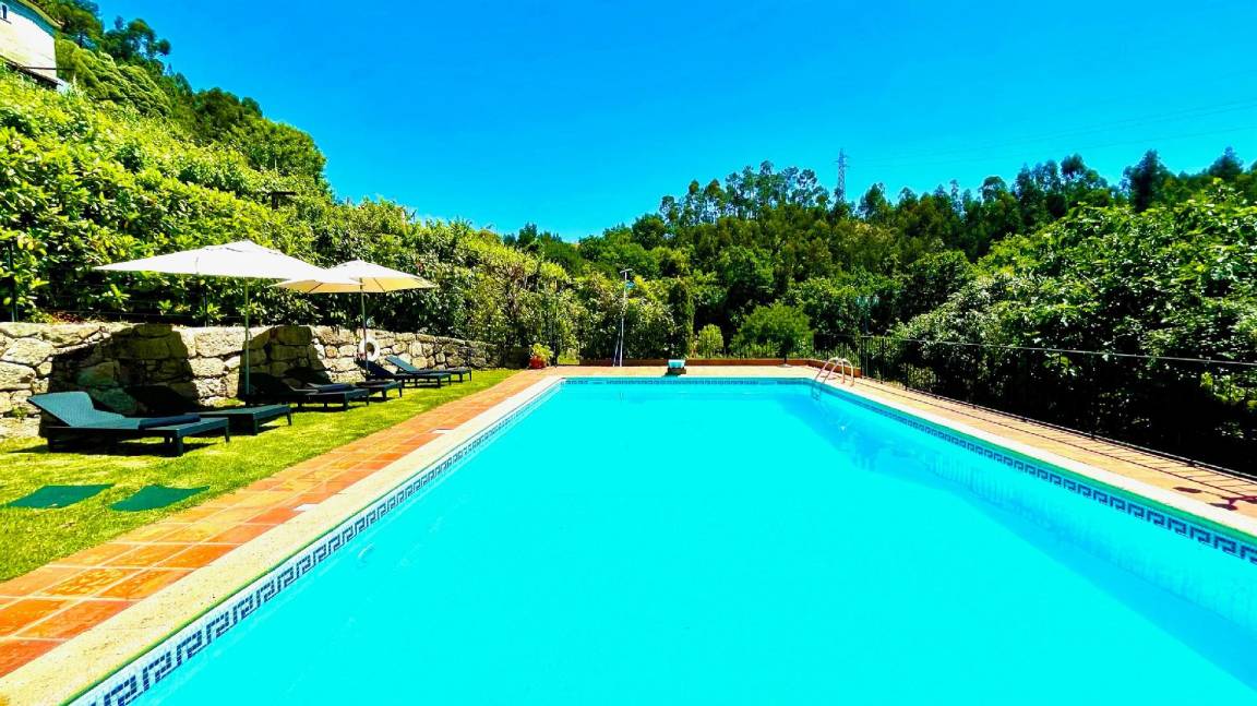 620 M² House ∙ 6 Bedrooms ∙ 16 Guests - Lousada