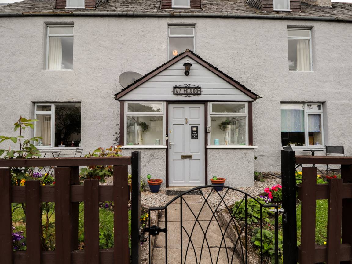 Cottage ∙ 5 Bedrooms ∙ 10 Guests - Kingussie