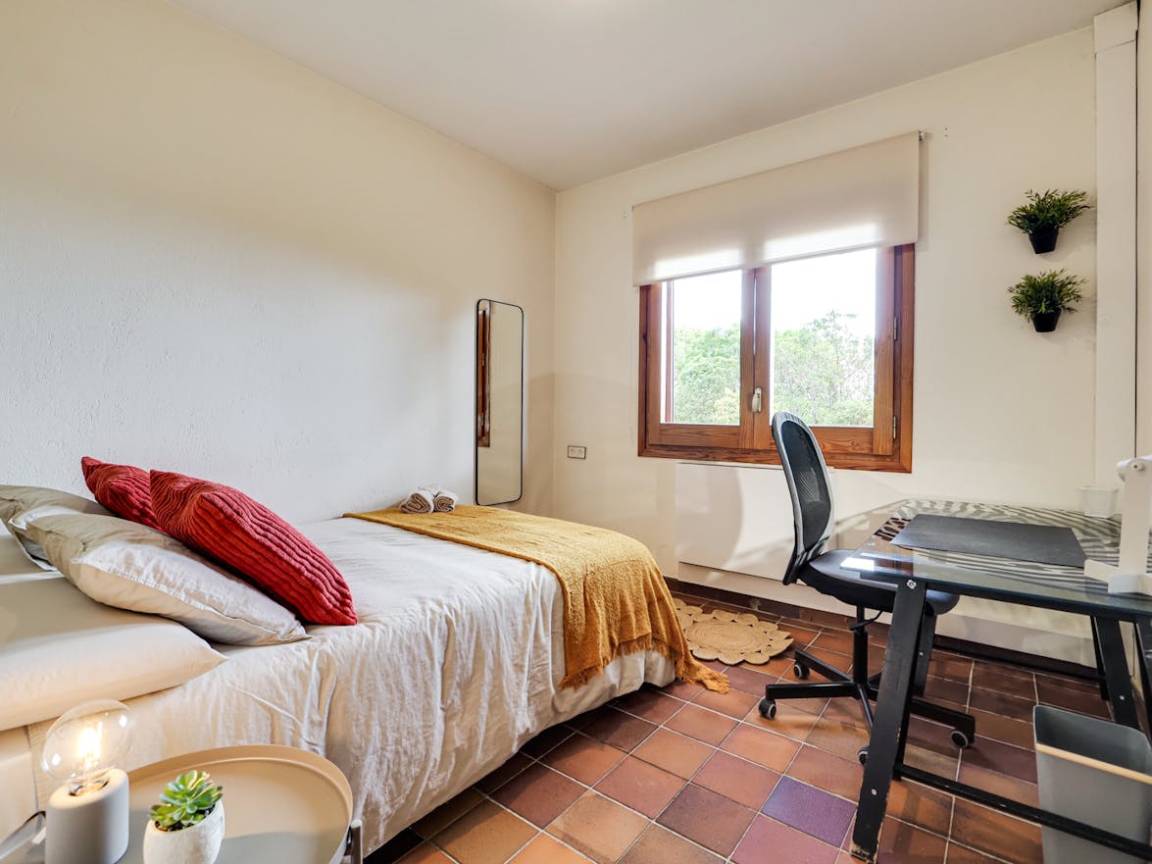 240 M² Habitación Privada ∙ 1 Habitación ∙ 1 Huésped - Terrassa