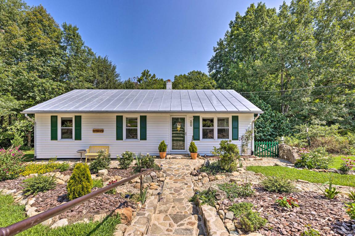 91 M² Cottage ∙ 2 Bedrooms ∙ 4 Guests - Wintergreen, VA
