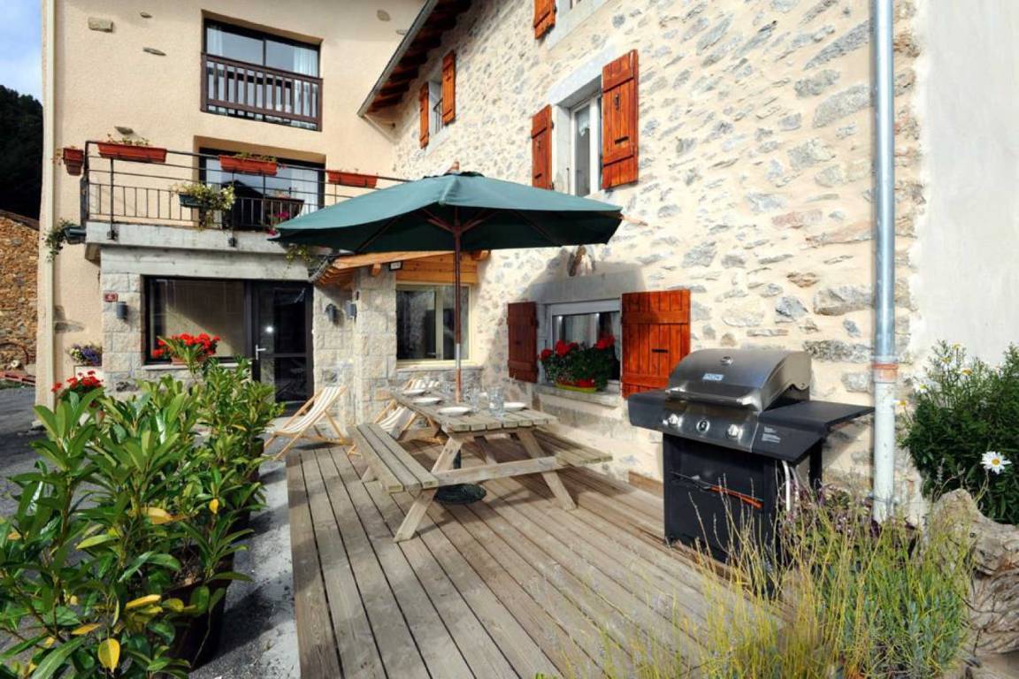 150 M² Gîte ∙ 5 Chambres ∙ 10 Personnes - Matemale