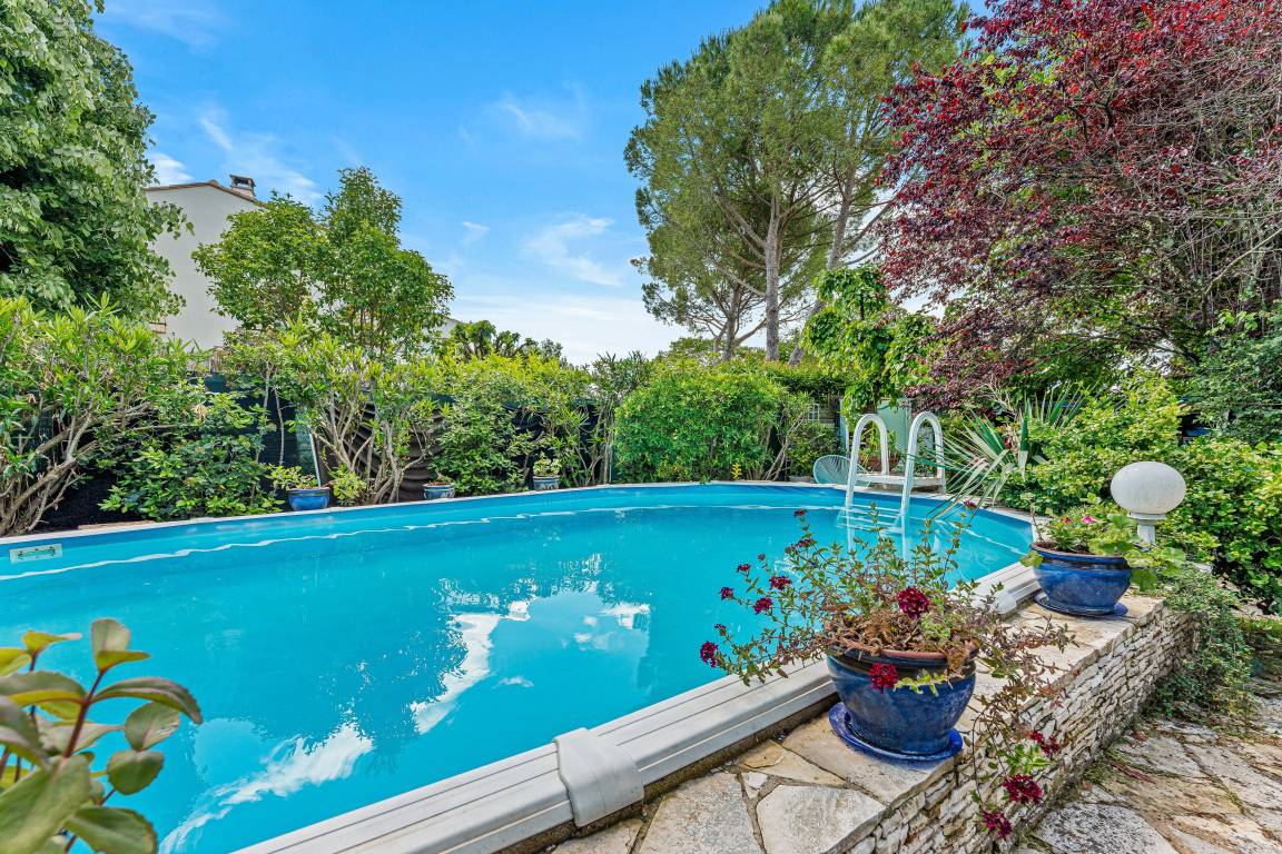 55 M² Apartment ∙ 1 Bedroom ∙ 2 Guests - Alès
