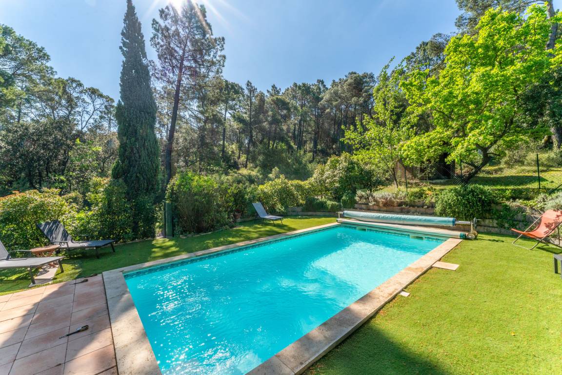 84 M² Maison De Vacances ∙ 3 Chambres ∙ 8 Personnes - Pont-Saint-Esprit