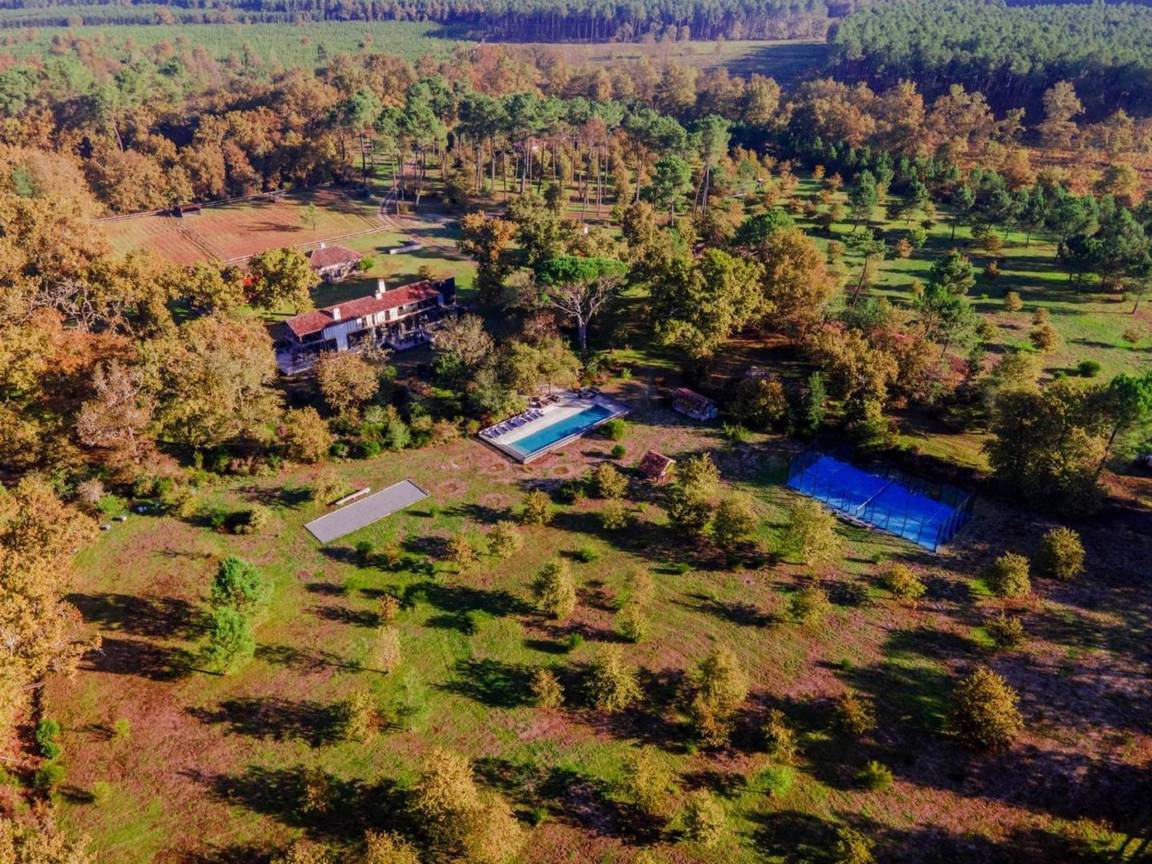 500 M² Villa ∙ 8 Chambres ∙ 14 Personnes - Soustons