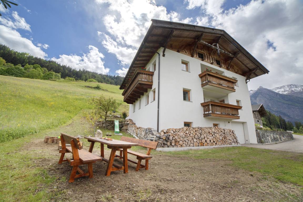 110 M² Ferienwohnung ∙ 3 Schlafzimmer ∙ 7 Gäste - Pfelders