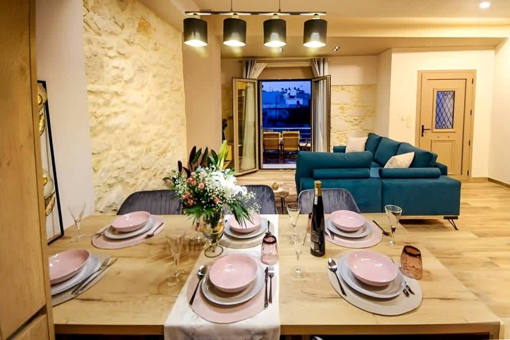 74 M² House ∙ 2 Bedrooms ∙ 4 Guests - Heraklion