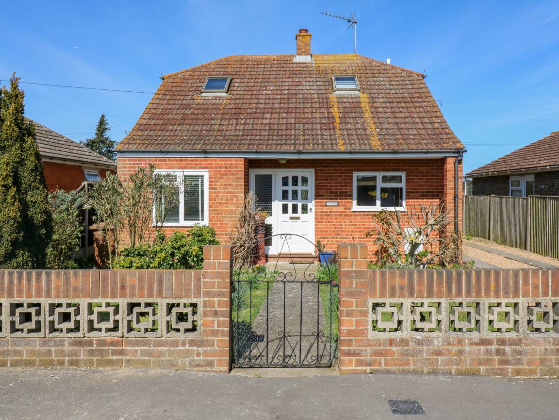 Cottage ∙ 3 Bedrooms ∙ 6 Guests - Isle of Sheppey