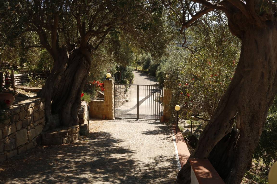 180 M² House ∙ 2 Bedrooms ∙ 4 Guests - Santo Stefano di Camastra