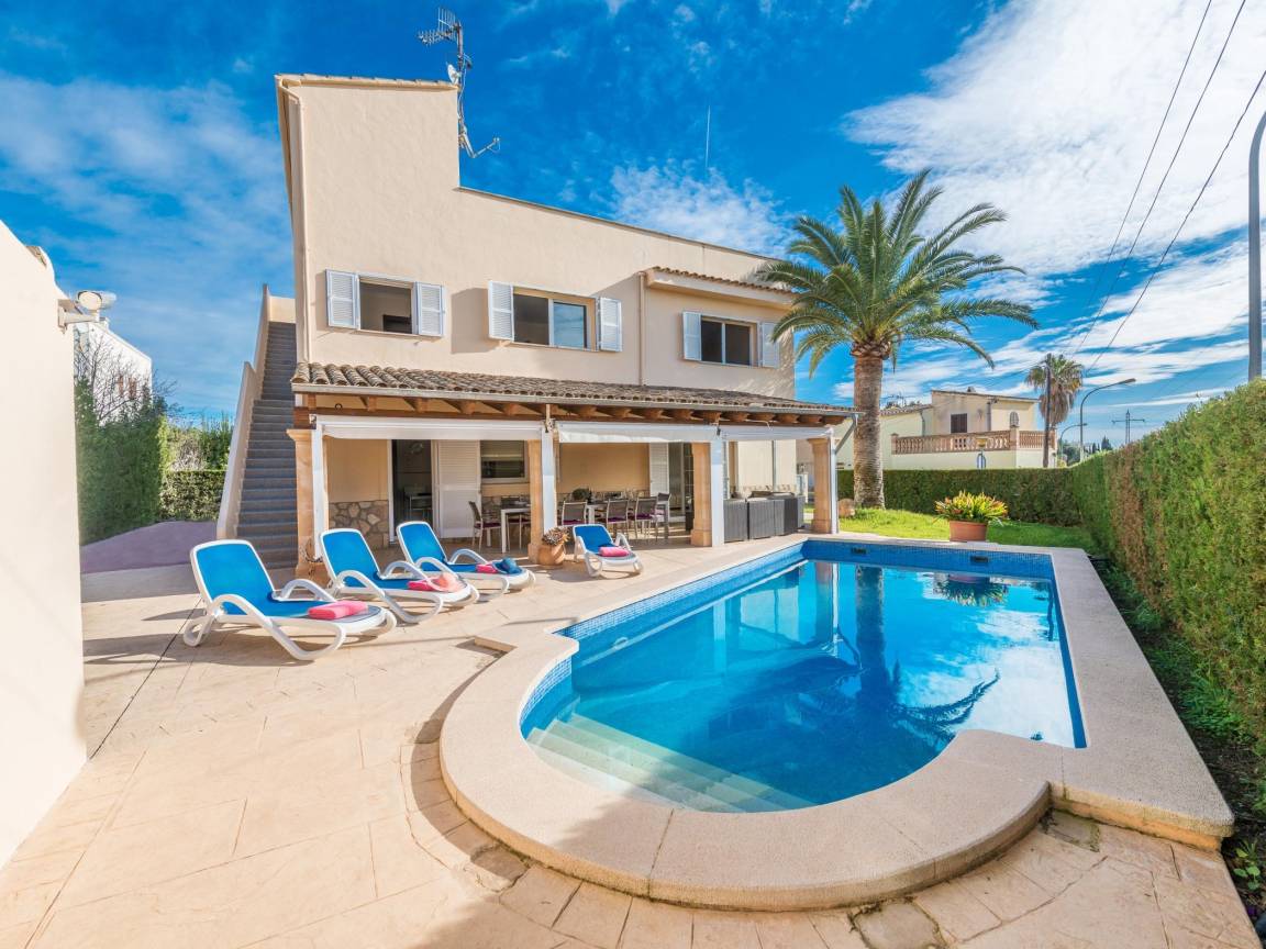 220 M² Villa ∙ 5 Makuuhuonetta ∙ 9 Vierasta - Cala Millor