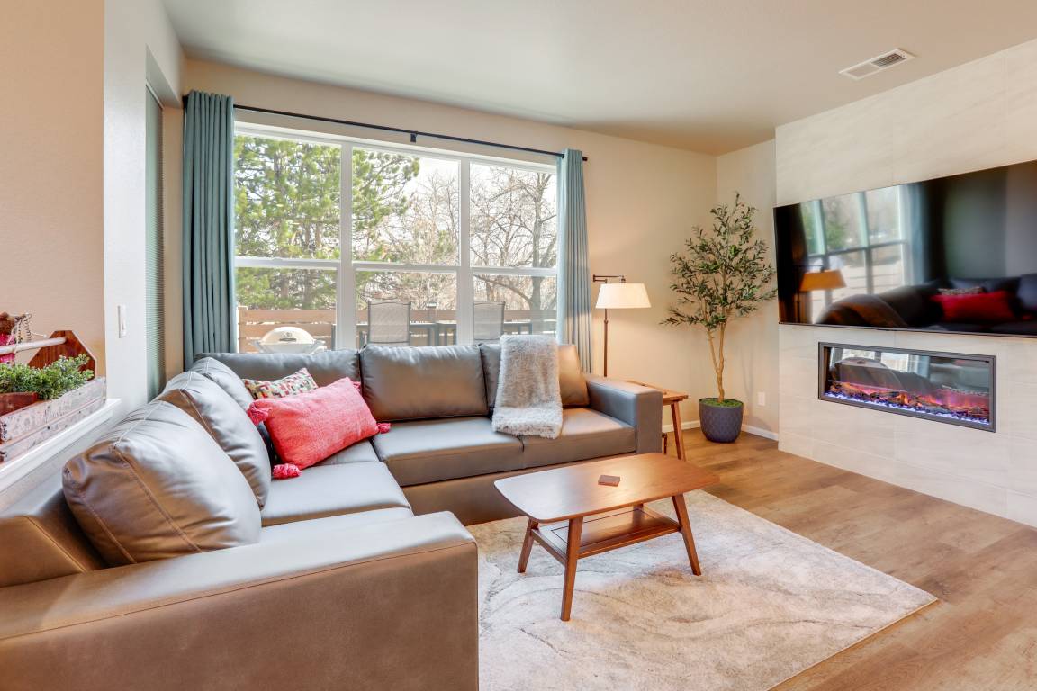141 M² Apartment ∙ 3 Bedrooms ∙ 6 Guests - Arvada, CO