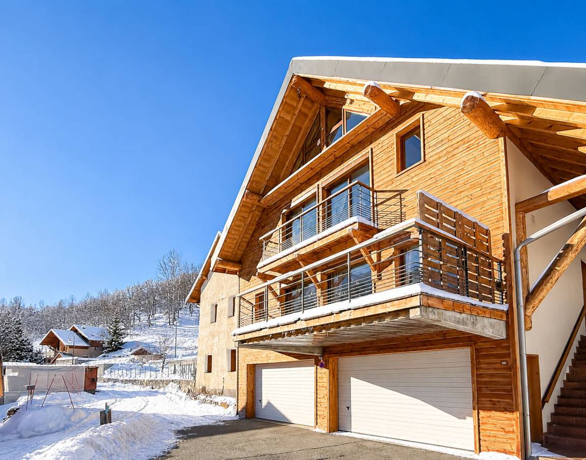 182 M² Chalet ∙ 5 Bedrooms ∙ 12 Guests - Valloire