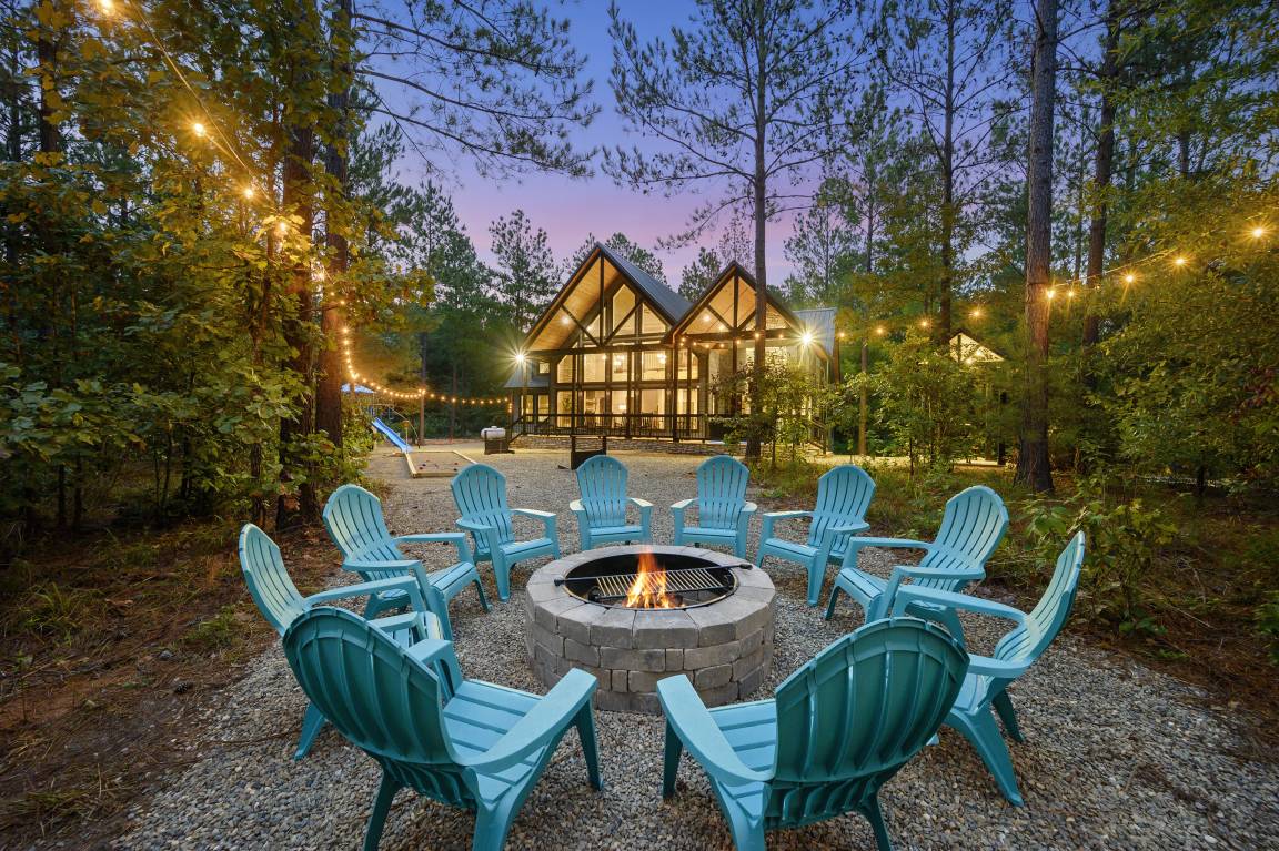 Cabin ∙ 3 Bedrooms ∙ 14 Guests - Oklahoma