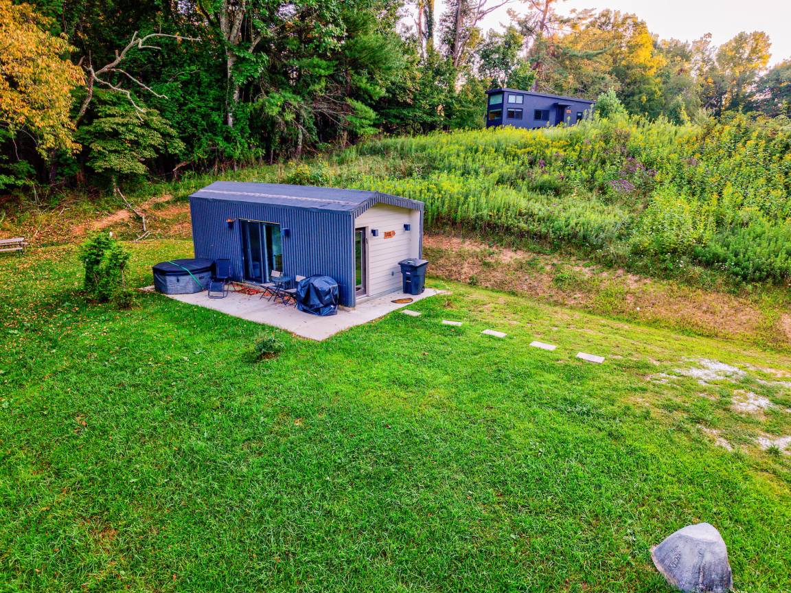 House ∙ 1 Bedroom ∙ 2 Guests - Roan Mountain, TN