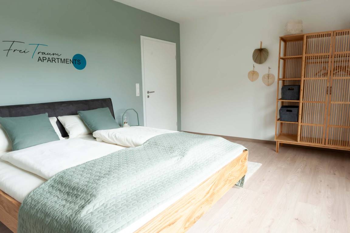 70 M² Ferienwohnung ∙ 1 Schlafzimmer ∙ 4 Gäste - Bad Neustadt an der Saale