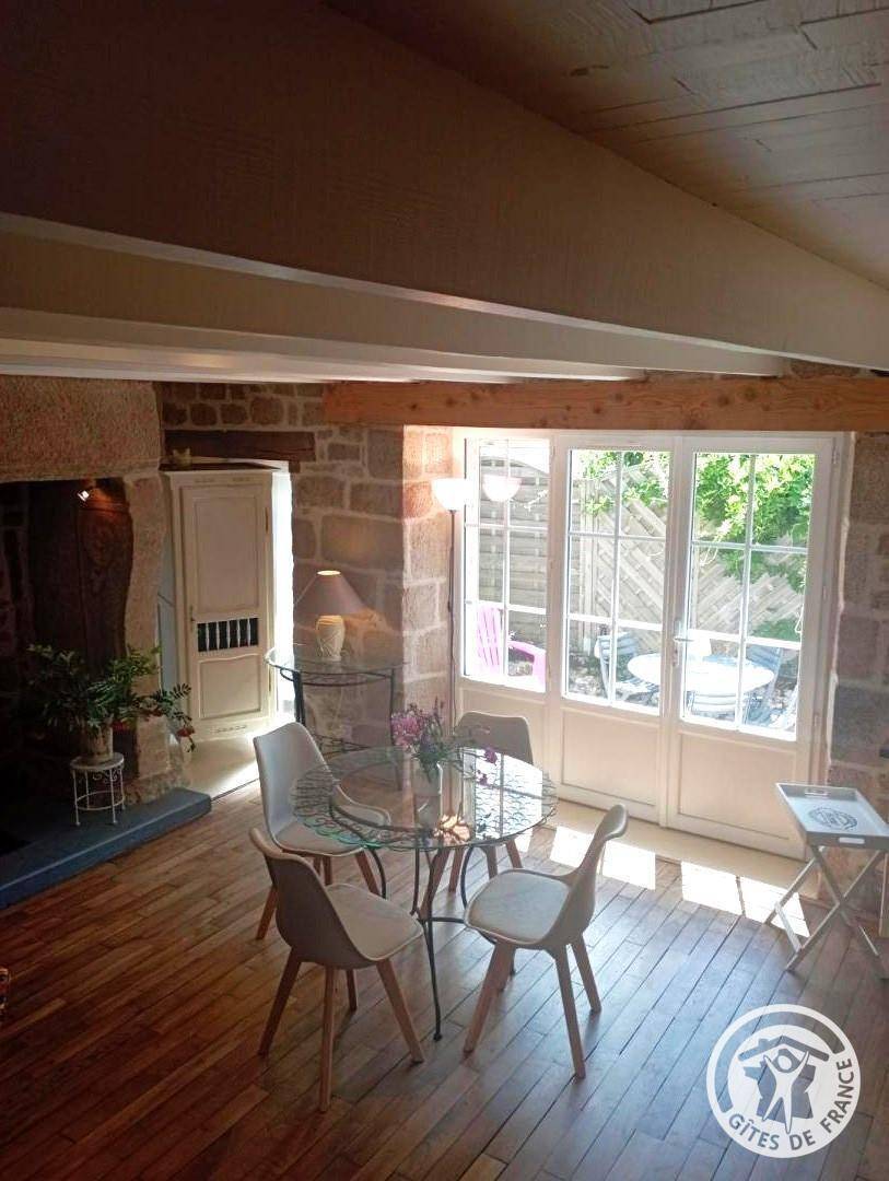 75 M² Gîte ∙ 2 Chambres ∙ 4 Personnes - Corrèze