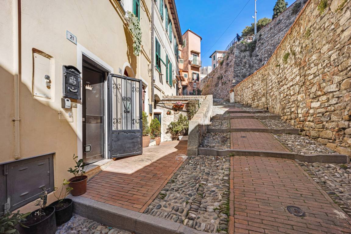 73 M² House ∙ 2 Bedrooms ∙ 6 Guests - Sanremo