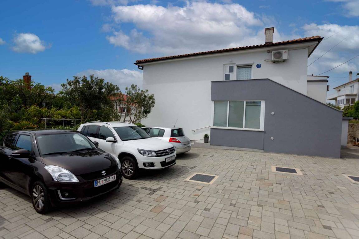 85 M² Apartamento ∙ 3 Habitaciones ∙ 5 Huéspedes - Krk