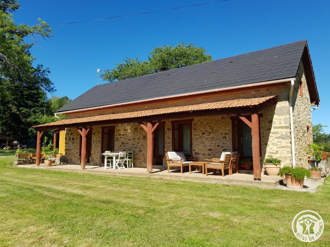 45 M² Gîte ∙ 1 Chambre ∙ 4 Personnes - Neuvic