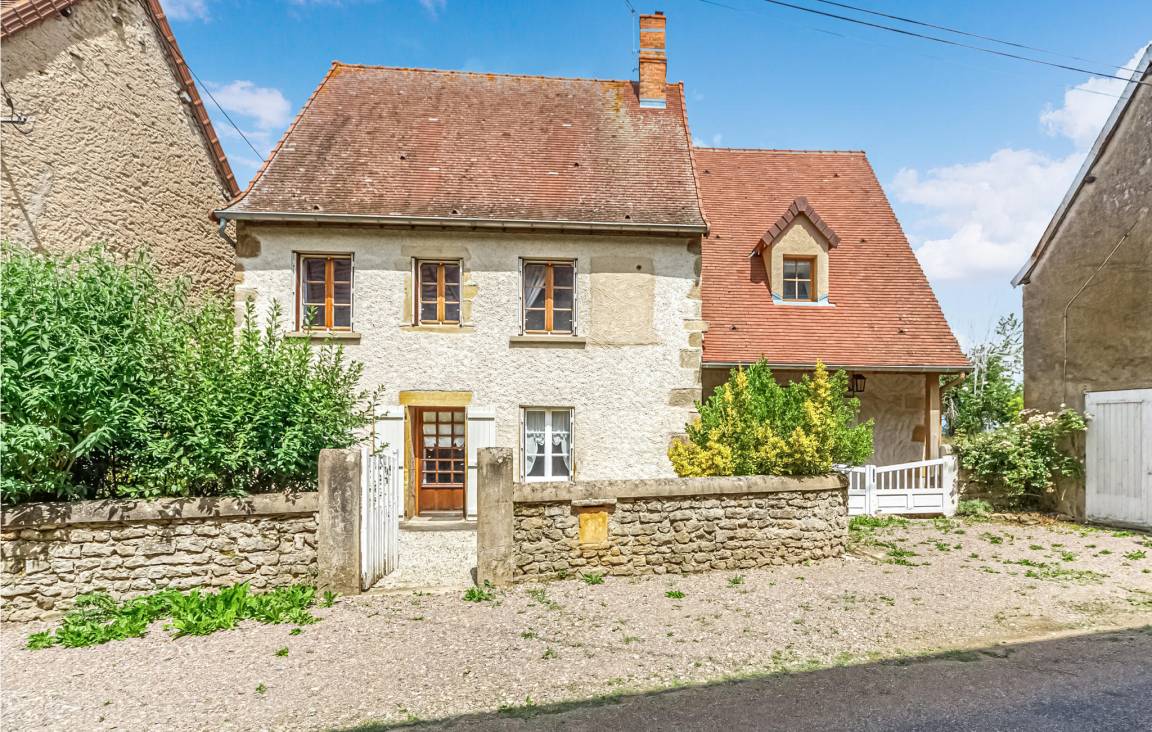 185 M² Huis ∙ 2 Slaapkamers ∙ 3 Gasten - La Clayette