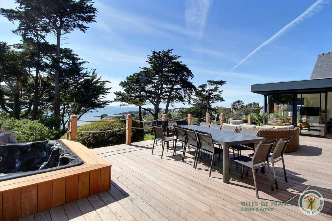 215 M² Gîte ∙ 6 Chambres ∙ 12 Personnes - Bretagne