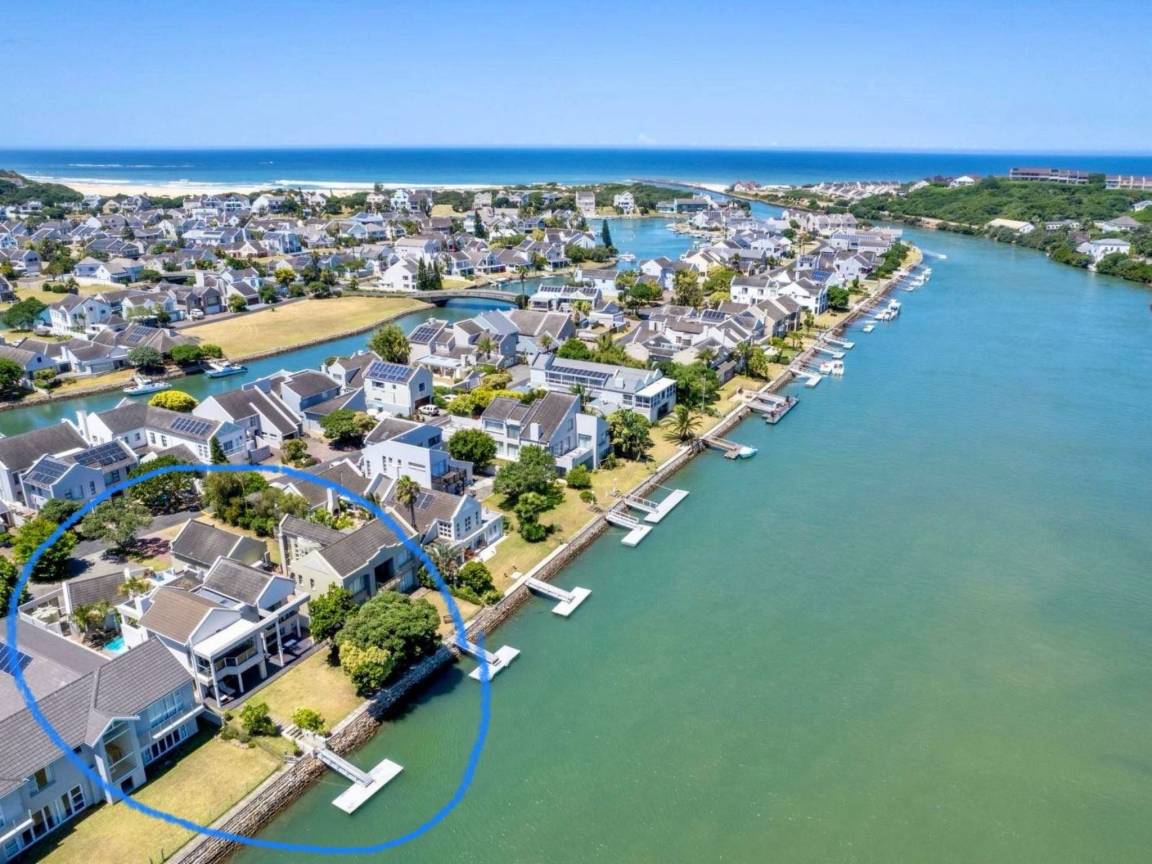 350 M² Talo ∙ 4 Makuuhuonetta ∙ 8 Vierasta - Port Alfred