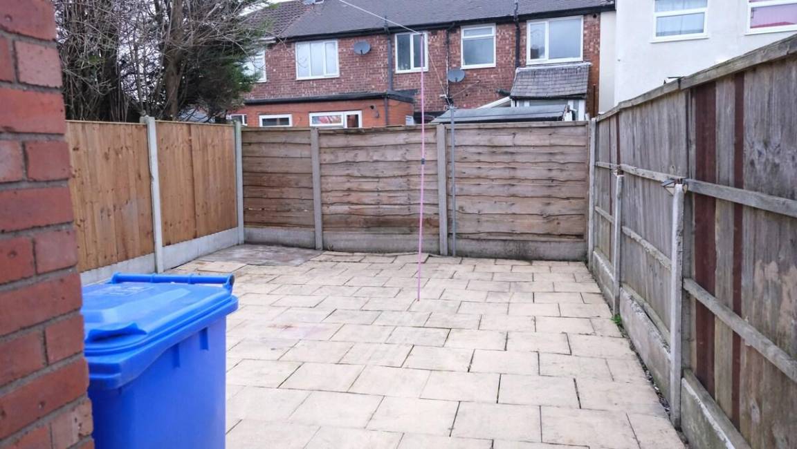 110 M² Huis ∙ 3 Slaapkamers ∙ 5 Gasten - Manchester