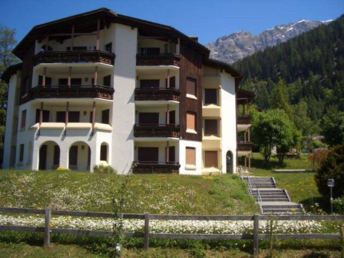 Ferienwohnung ∙ 2 Schlafzimmer ∙ 6 Gäste - Savognin