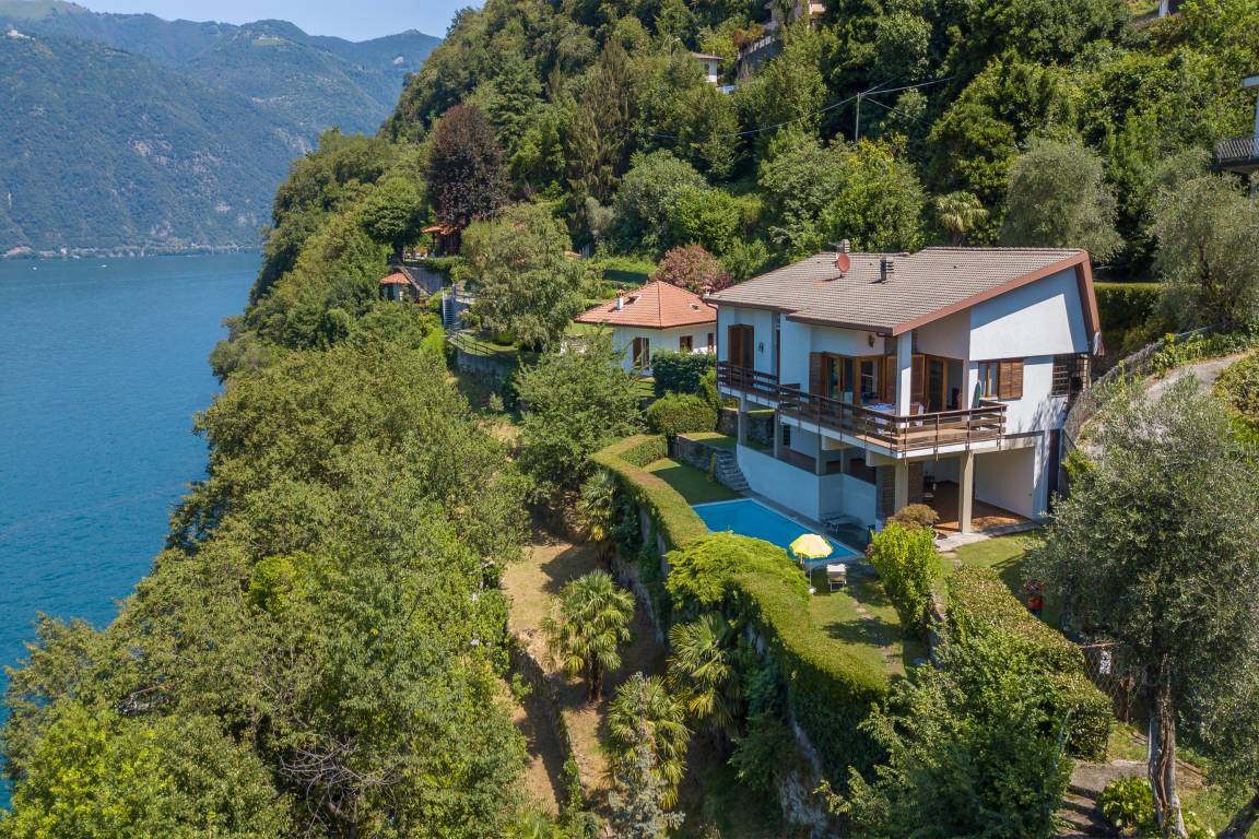 250 M² Huoneisto ∙ 2 Makuuhuonetta ∙ 9 Vierasta - Tremezzina