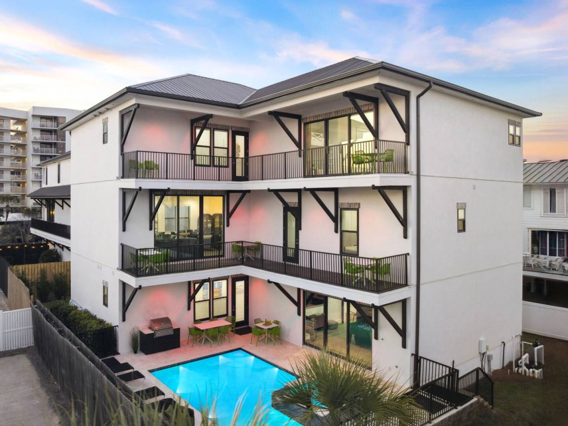 House ∙ 9 Bedrooms ∙ 25 Guests - Miramar Beach, FL