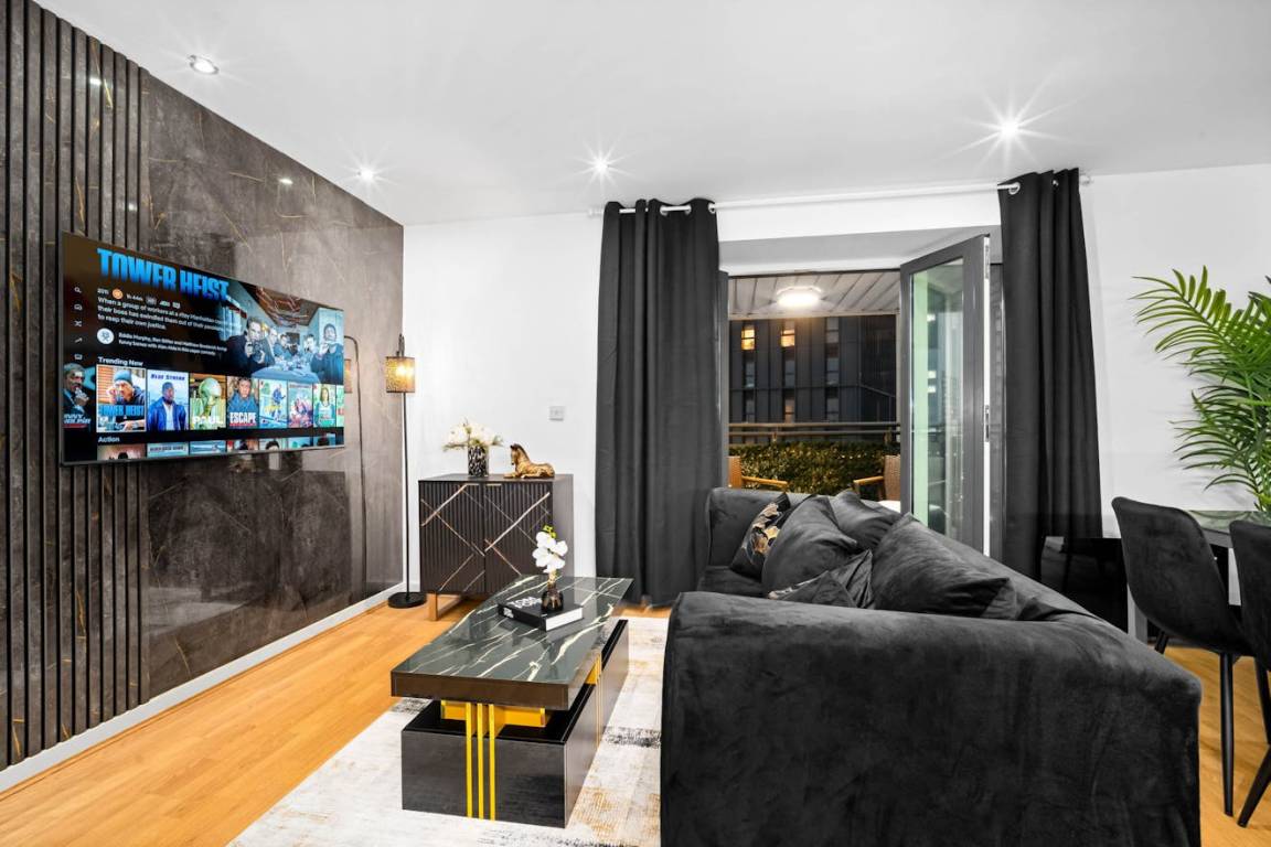 92 M² Apartment ∙ 2 Bedrooms ∙ 4 Guests - Solihull