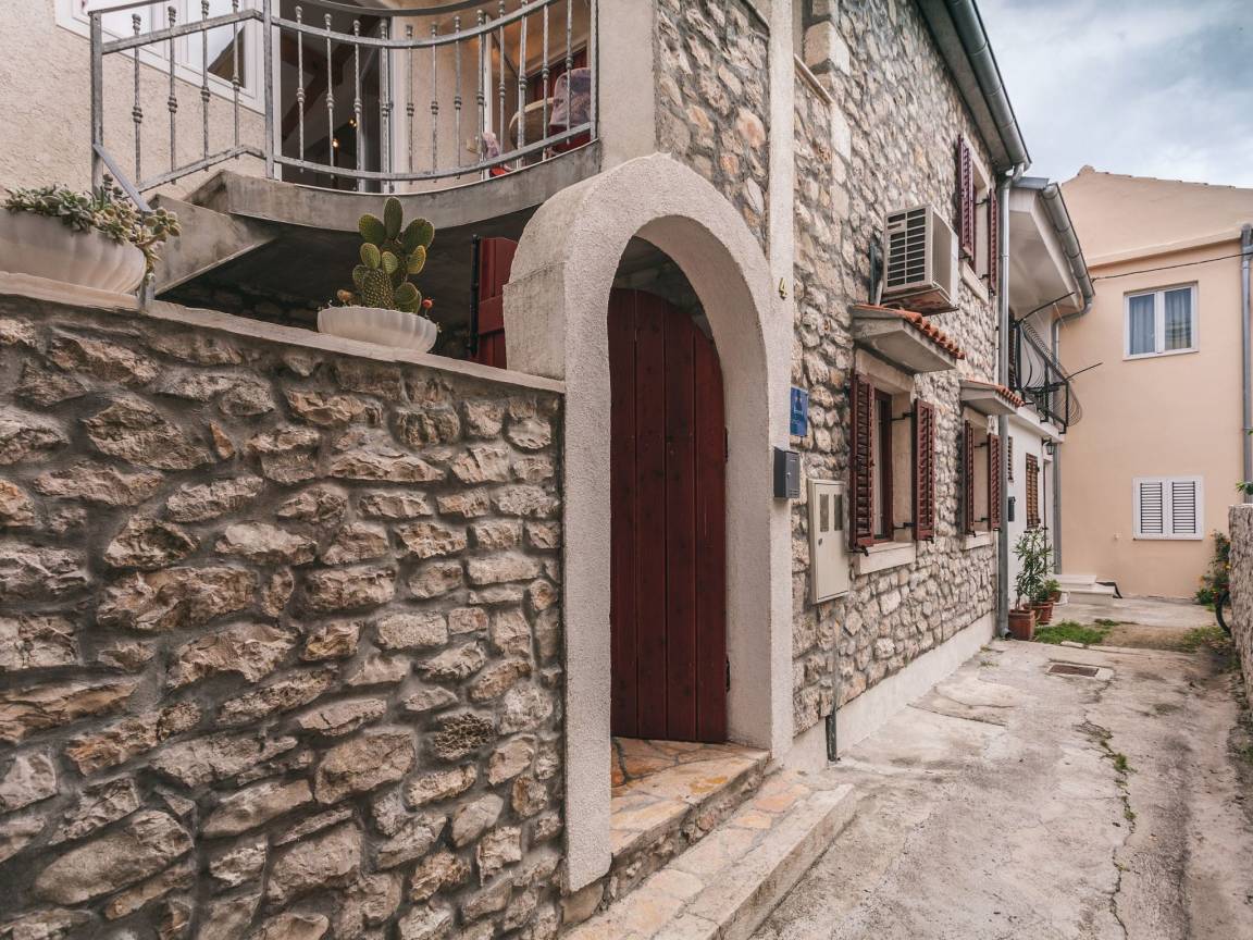 90 M² House ∙ 3 Bedrooms ∙ 8 Guests - Zadar