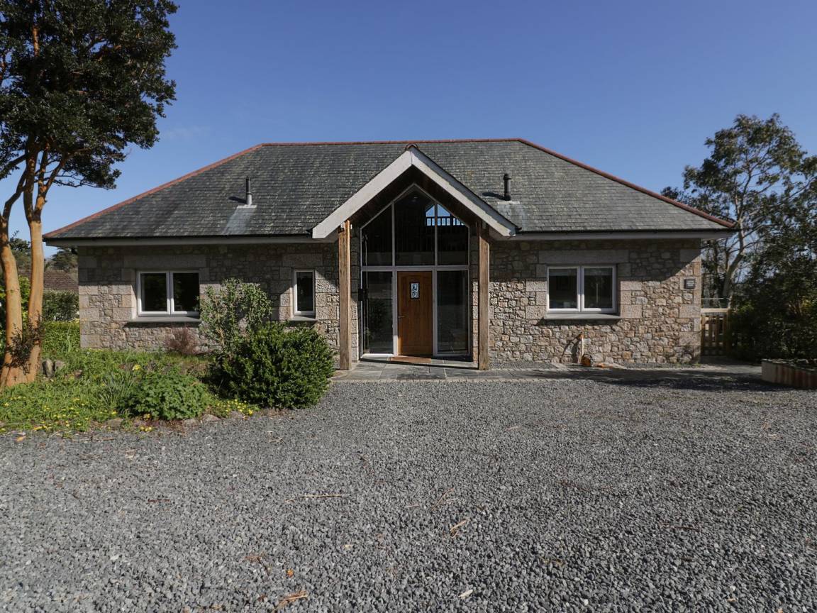 Cottage ∙ 5 Bedrooms ∙ 10 Guests - Coverack
