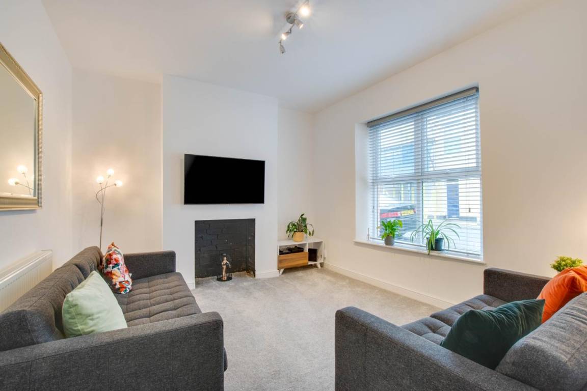 Cottage ∙ 5 Bedrooms ∙ 6 Guests - Barry