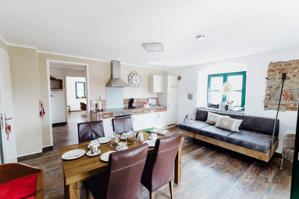 90 M² Ferienwohnung ∙ 2 Schlafzimmer ∙ 4 Gäste - Nabburg