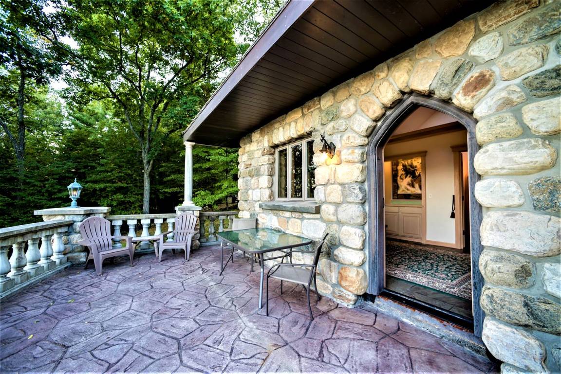 Castle ∙ 1 Bedroom ∙ 6 Guests - Bolton Landing, NY