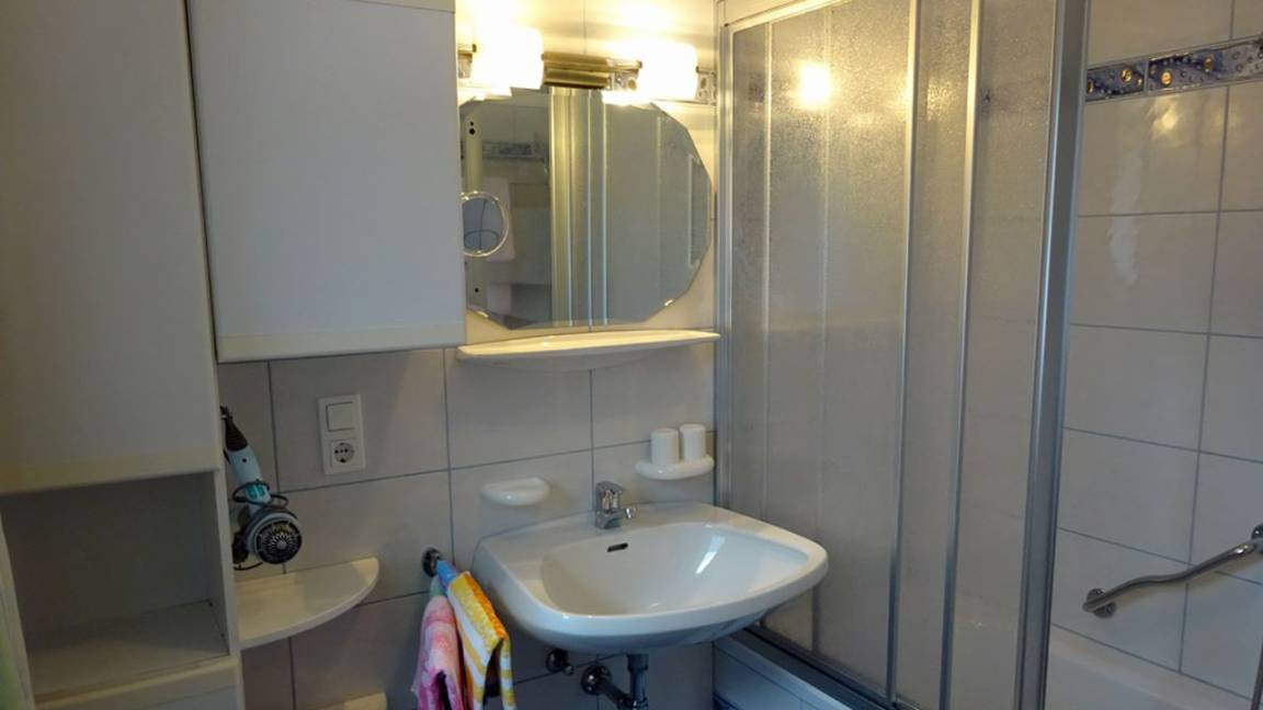 85 M² Ferienwohnung ∙ 2 Schlafzimmer ∙ 5 Gäste - Gosau